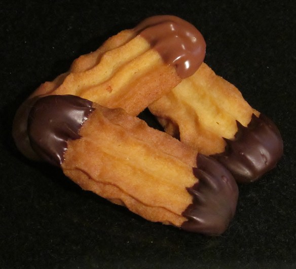 Mary Berry’s Viennese Fingers | Lewis & Kim